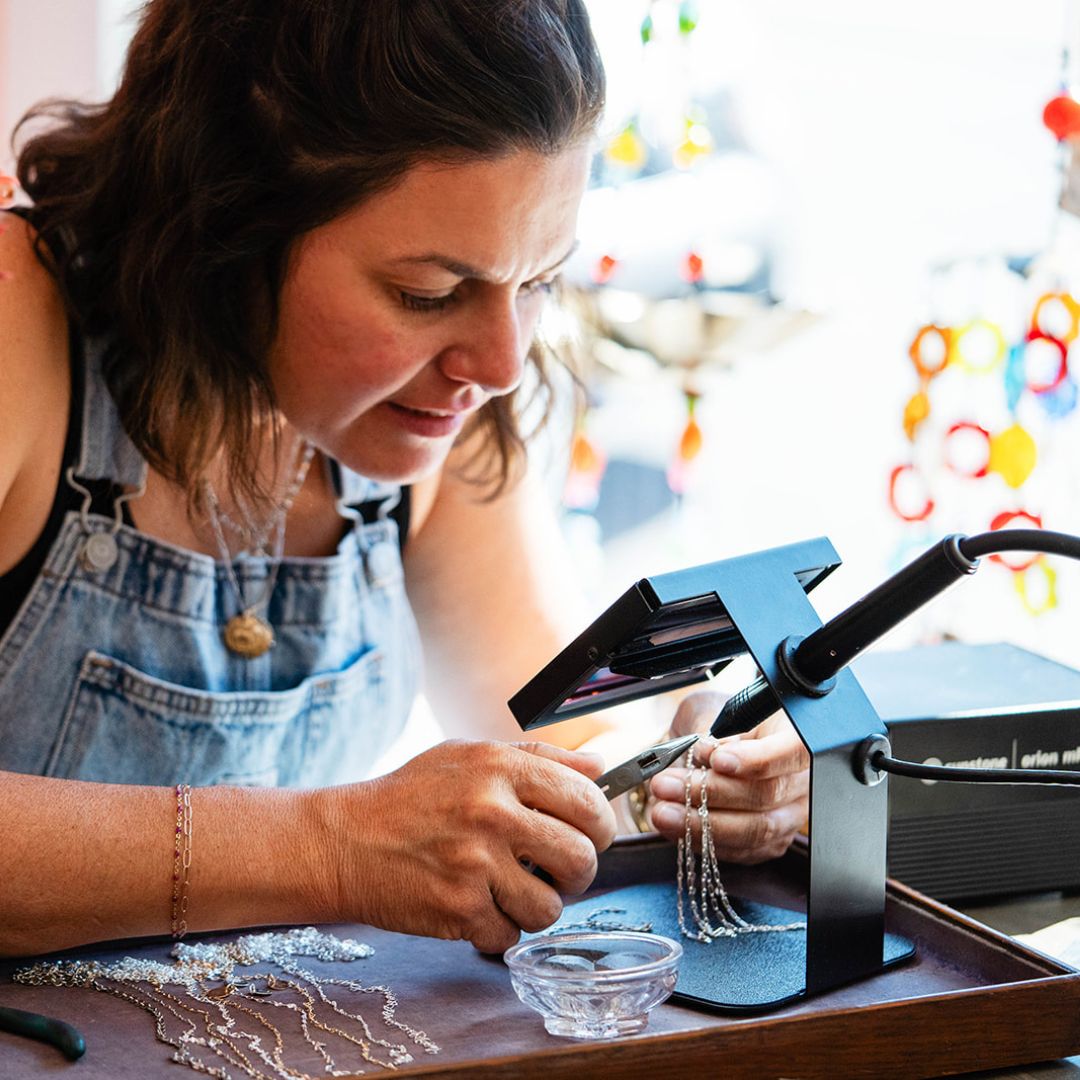 Book Your Permanent Jewelry Appointment – Bella Vita Jewelry, Little Rock